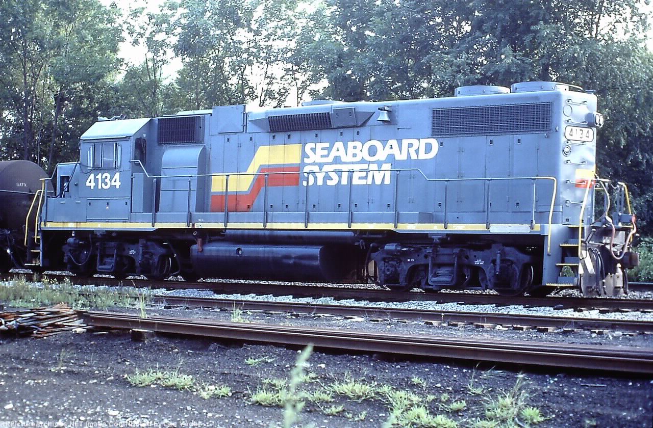 SBD 4134 GP38-2